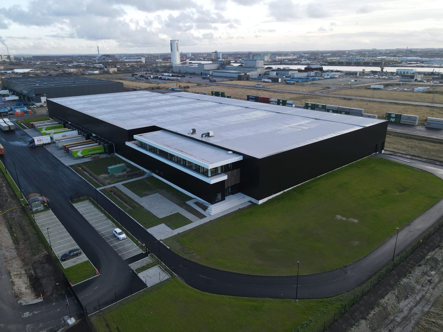 SAB sandwich panels on new hubs Westerman Logistics MG park in Sweden ...