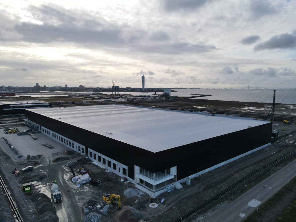 SAB sandwich panels on new hubs Westerman Logistics MG park in Sweden ...